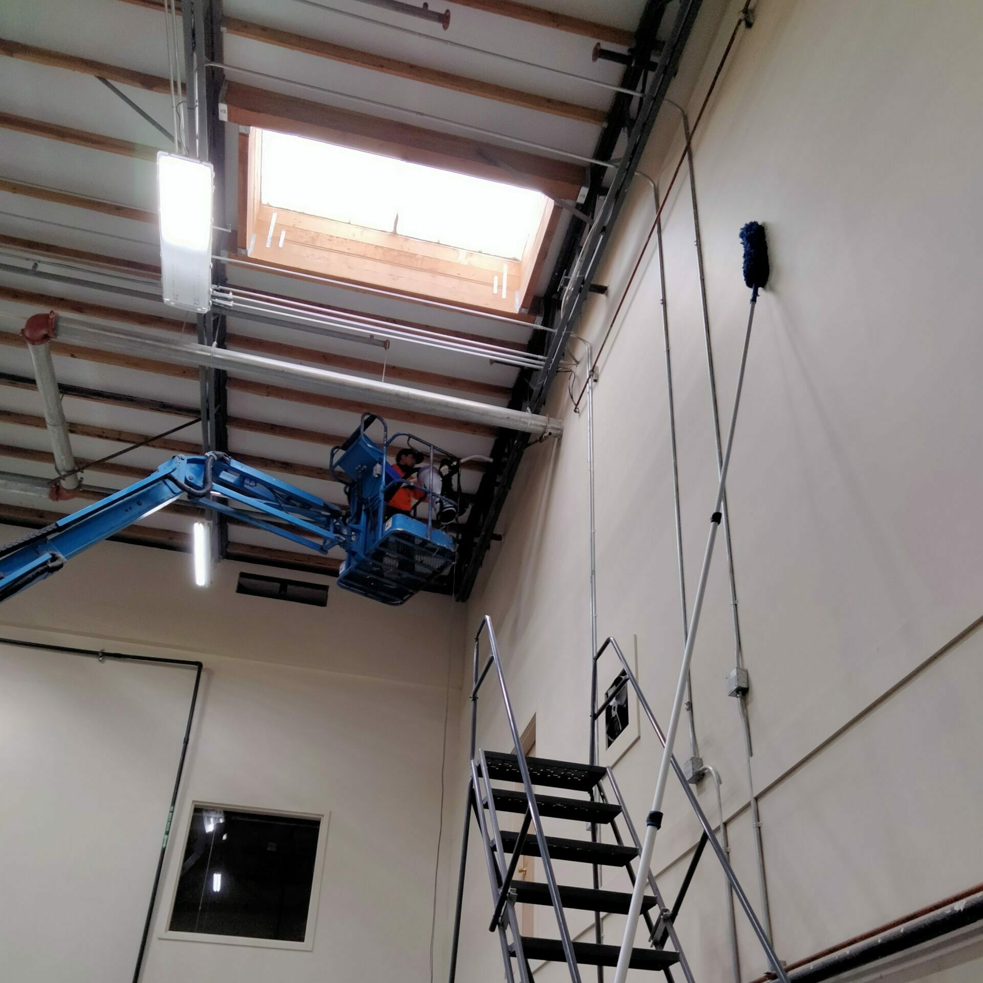 Commercial High Dusting Services | Sound Cleaning